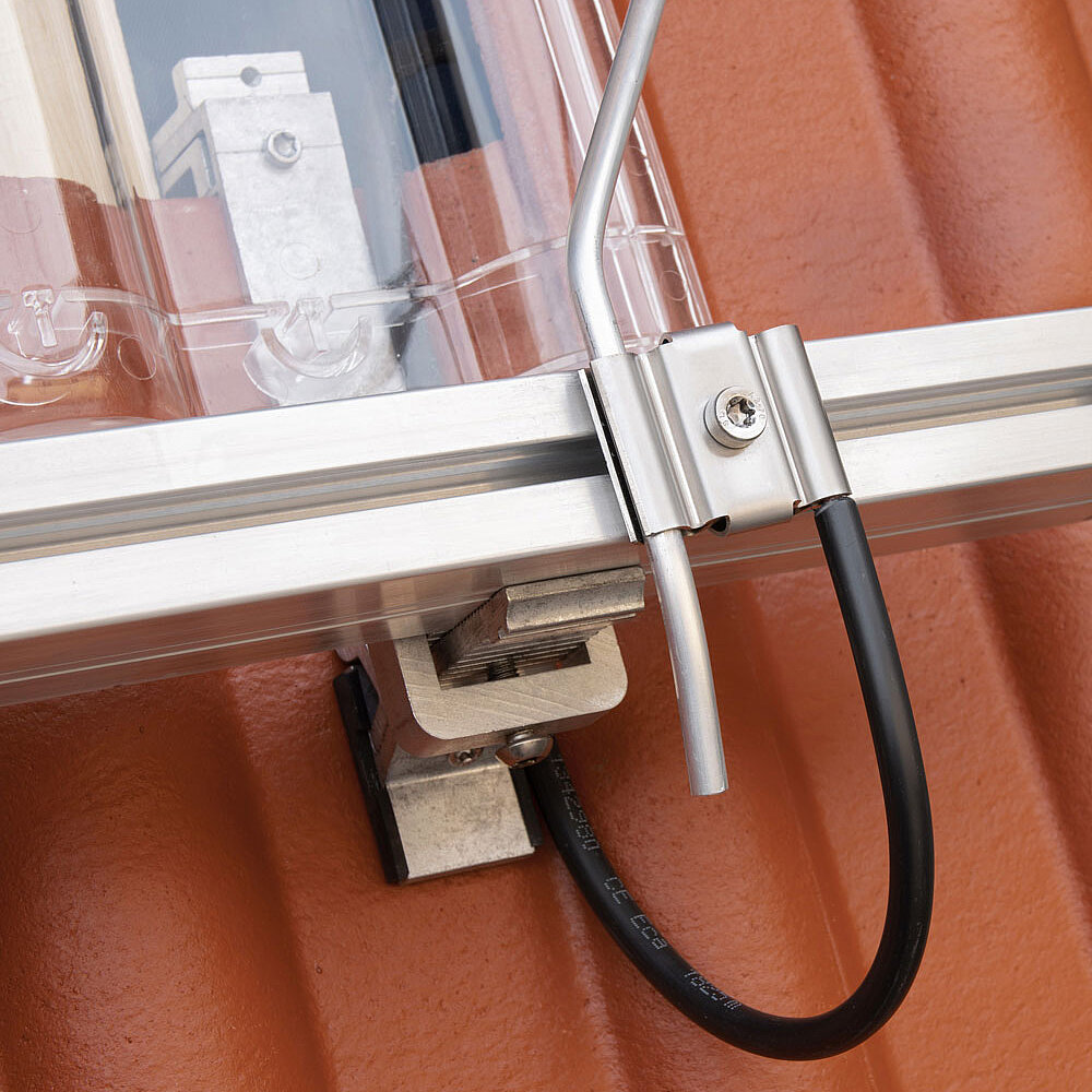 Neue Blitzschutzklemme A2 oben - für 6-10 mm Drähte. 19 mm hoch ...